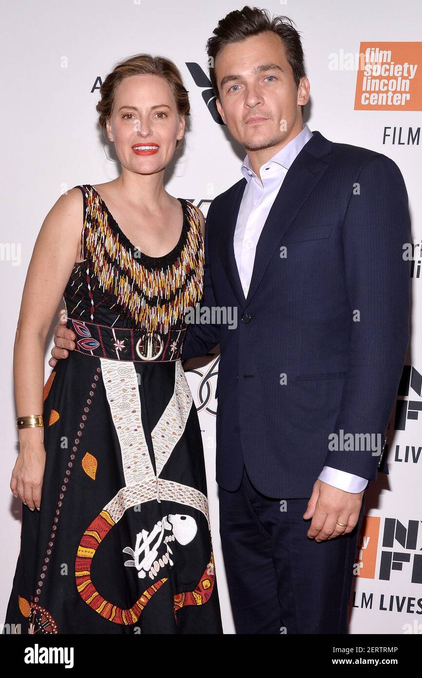 (L-R) Aimee Mullins und der Schauspieler Rupert Friend besuchen am 12 ...