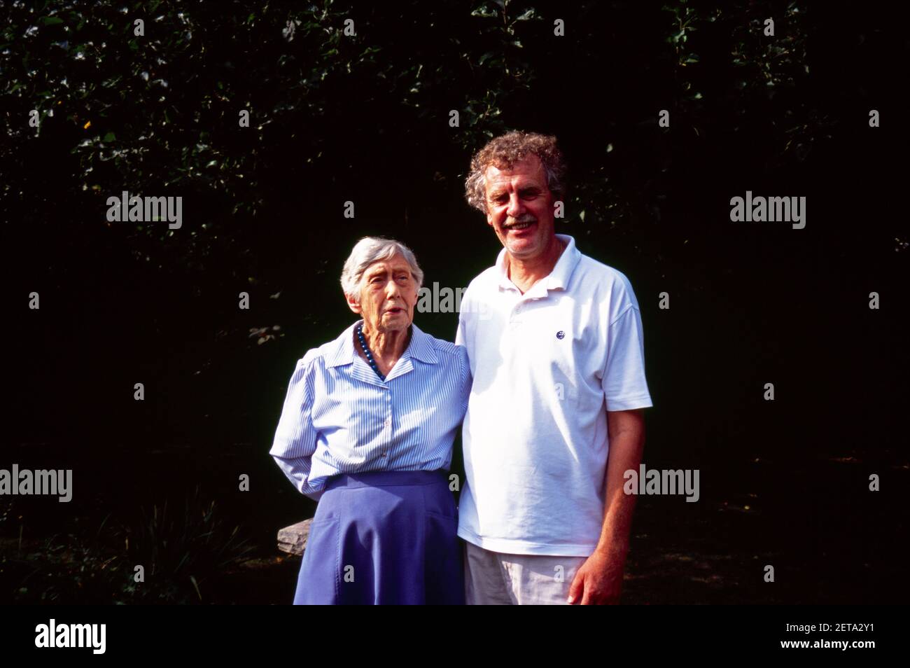 Tante und neffe -Fotos und -Bildmaterial in hoher Auflösung – Alamy