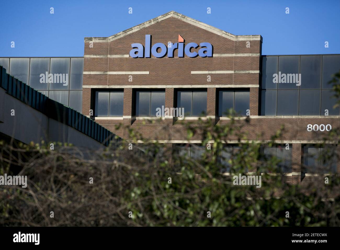Ein Logo-Schild vor einer von Alorica besetzten Anlage in San Antonio ...