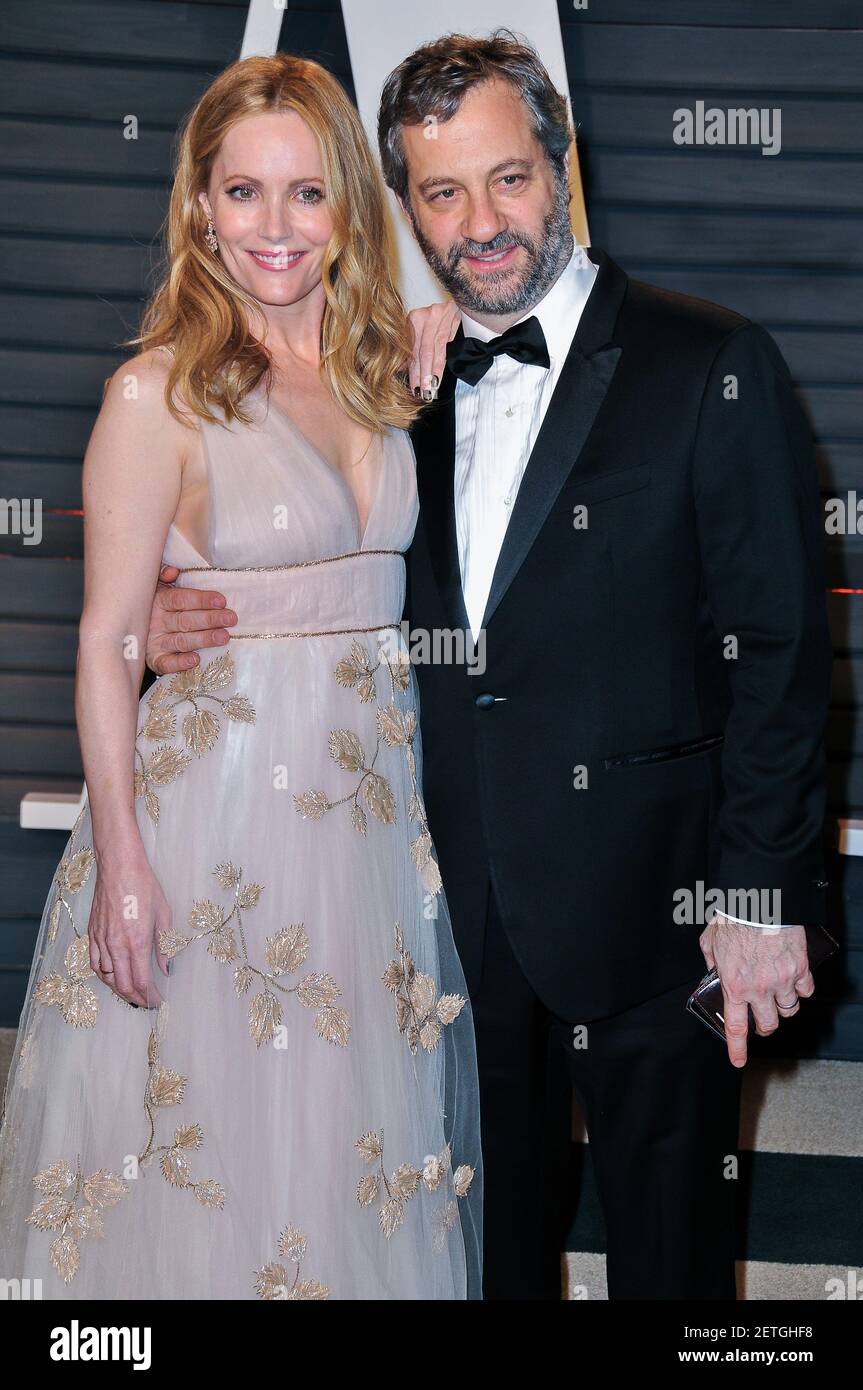 Leslie Mann und Judd Apatow gehen auf dem roten Teppich bei der Vanity ...