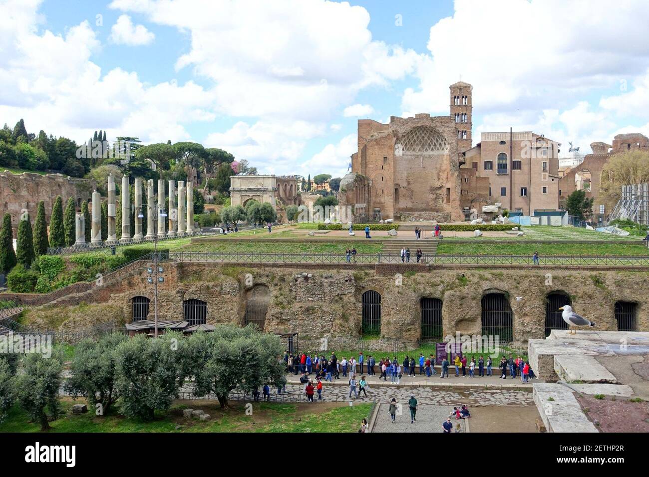 Piazza di santa francesca romana -Fotos und -Bildmaterial in hoher Auflösung – Alamy