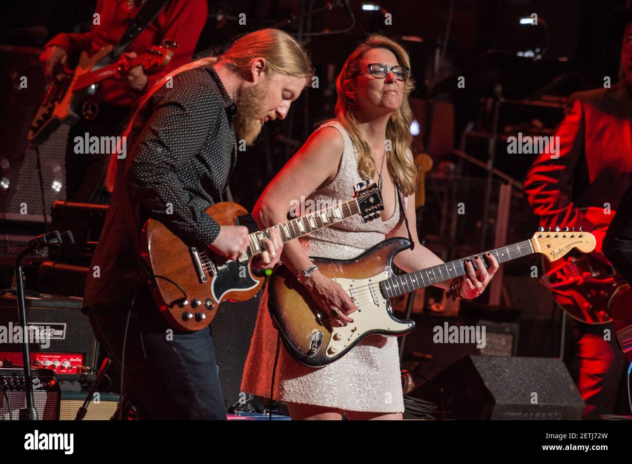 Derek Trucks, Susan Tedeschi auf der Bühne im Love Rocks NYC! A Change is Gonna Come ...