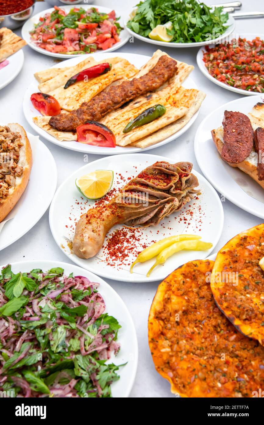 Sirdan, traditionelles türkisches gefülltes Reisgericht oder Innereien ...