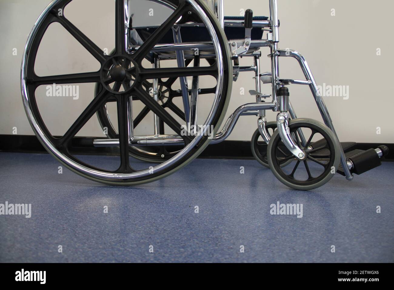 Wheel chair facility -Fotos und -Bildmaterial in hoher Auflösung – Alamy