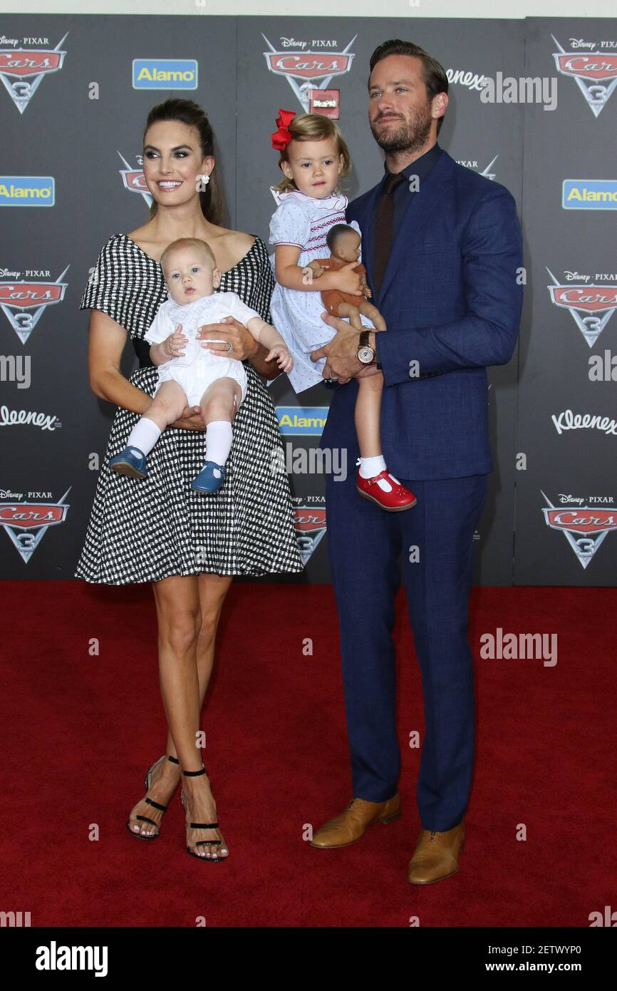 Schauspieler Armie Hammer (R), Elizabeth Chambers, Tochter Harper ...
