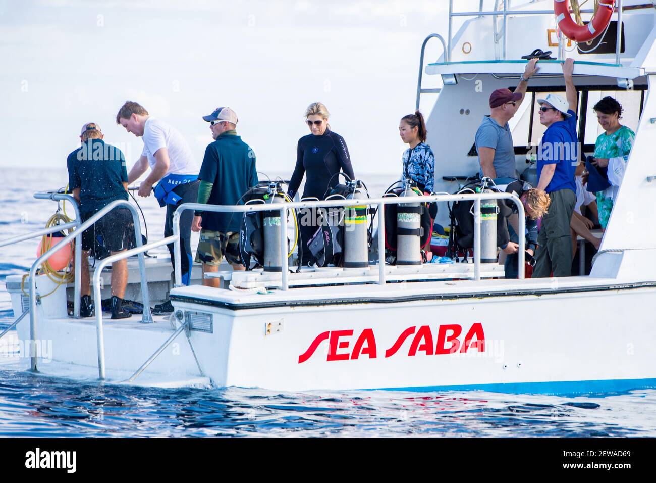 König Willem-Alexander und Königin Maxima tauchen in Saba Bank während ...