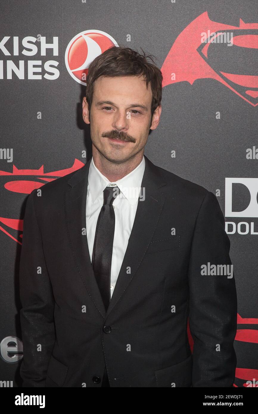 Schauspieler Scoot McNairy besucht die Premiere von "Batman v. Superman ...