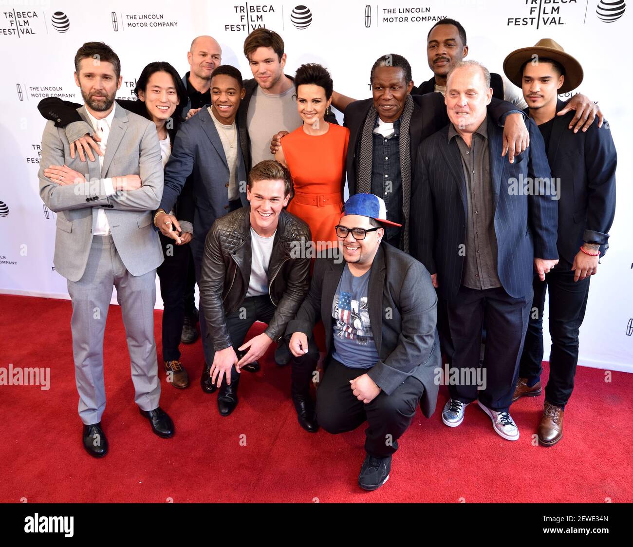 Besetzung und Crew mit Autor/Regisseur Bart freundlich und ...