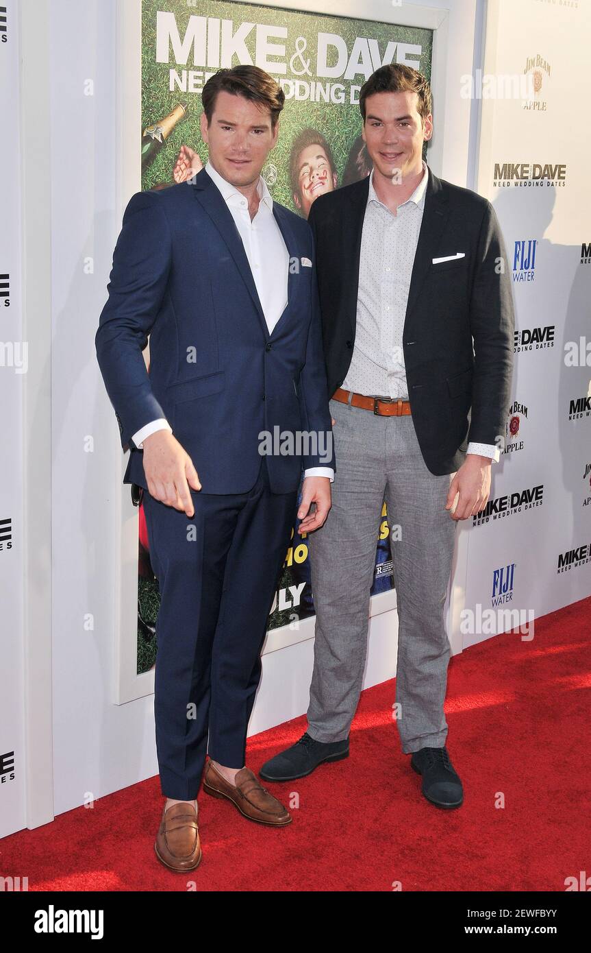 (L-R) Dave Stangle und Mike Stangle kommen bei den „Mike and Dave Need ...