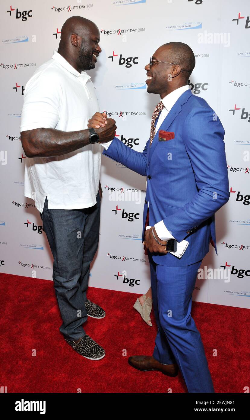 L-R: Der ehemalige NBA-Star Shaquille O'Neal und der Foirmer NFL-Star ...