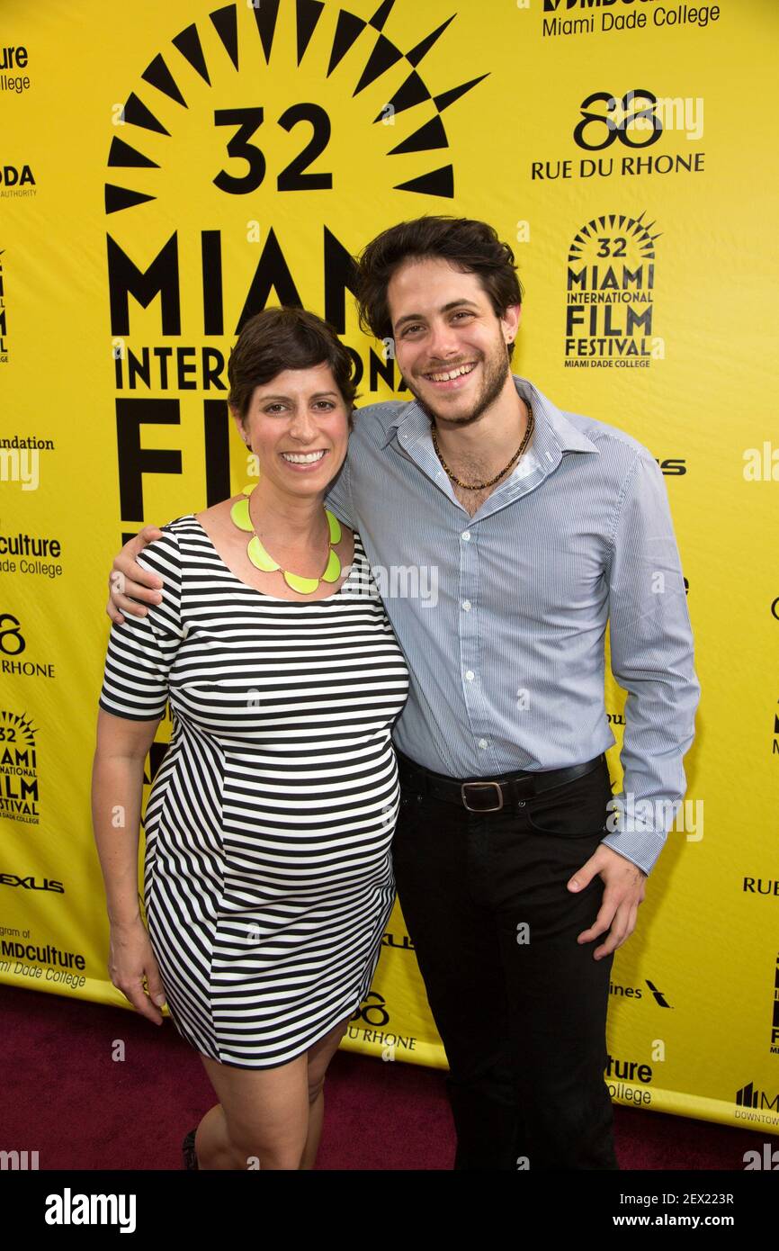 MIAMI-FLORIDA, MÄRZ 14 : Margaret Cardillo und Noah Debonis (Regisseur ...