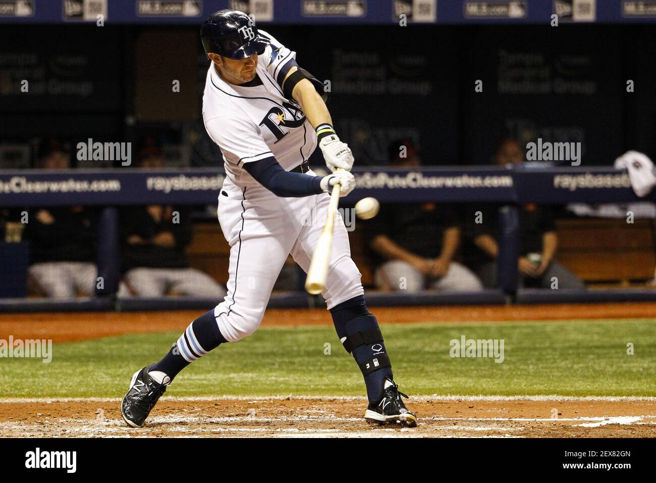 Die Tampa Bay Rays' Evan Longoria verbindet sich für ein Doppel im ...