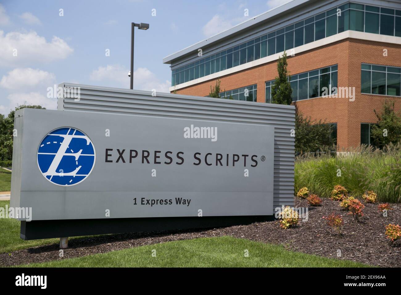 Ein Logo-Schild vor dem Hauptsitz von Express Scripts, in St. Louis ...