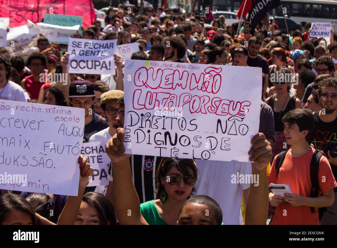 SÃƒO PAULO, SP - 10/15/2015 - Studenten protestieren gegen die ...