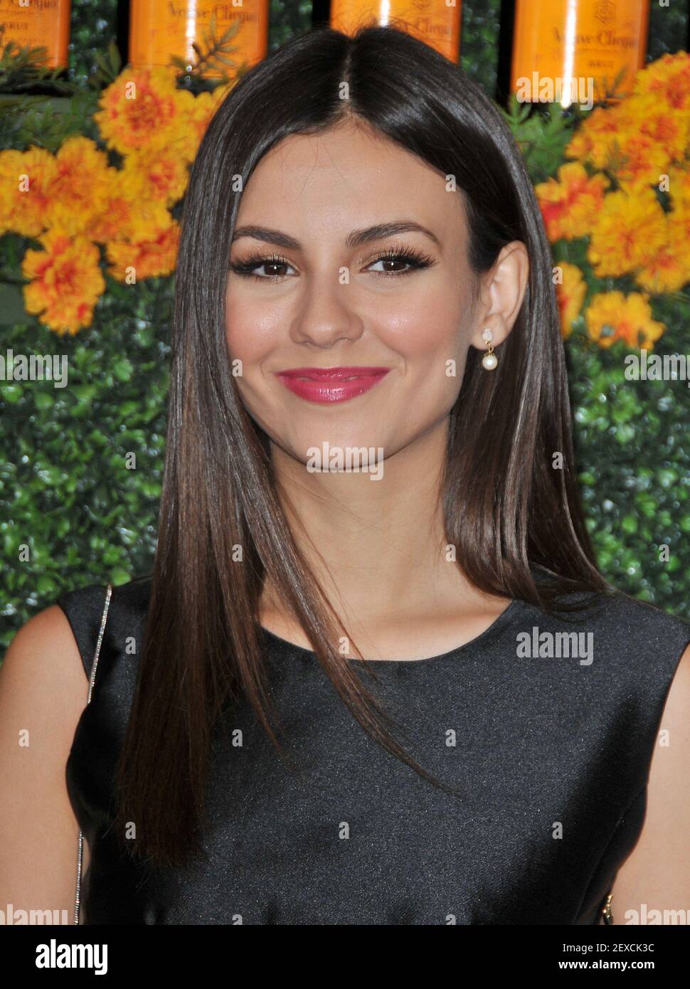Victoria Justice trifft am Samstag, den 17. Oktober 2015, beim ...