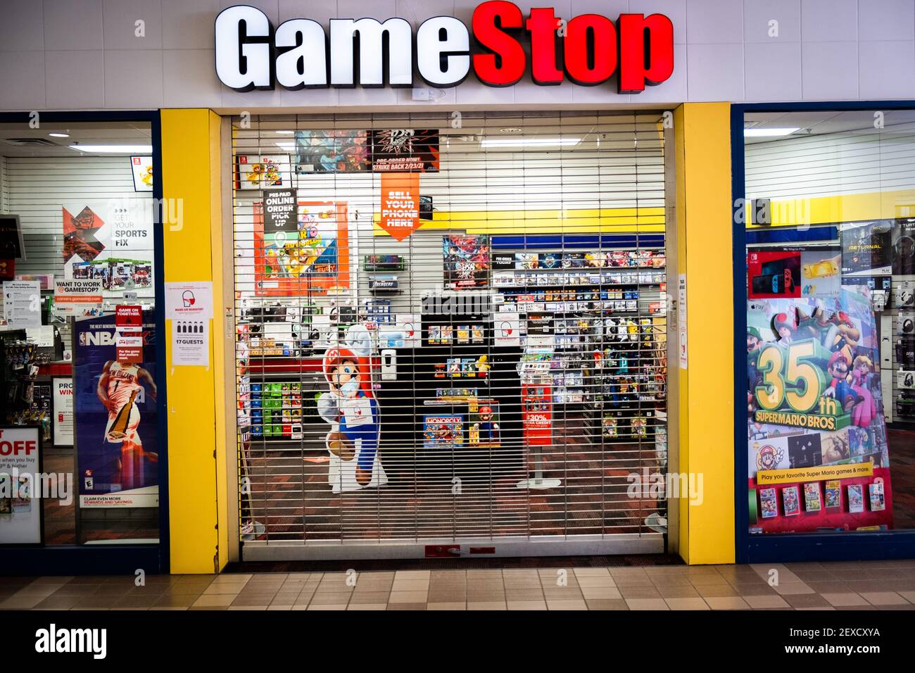 Malls in berlin -Fotos und -Bildmaterial in hoher Auflösung – Alamy