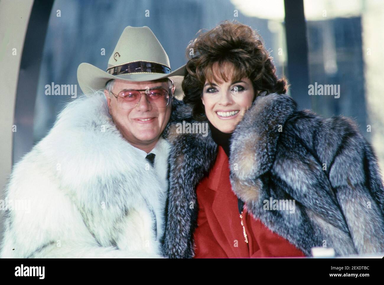 Linda Gray And Larry Hagman Stockfotos und -bilder Kaufen - Alamy