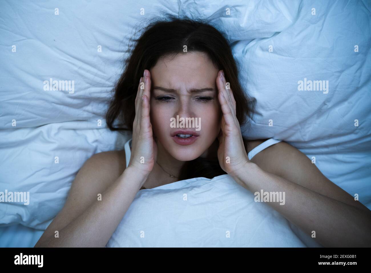 Kopfschmerz nacht -Fotos und -Bildmaterial in hoher Auflösung – Alamy