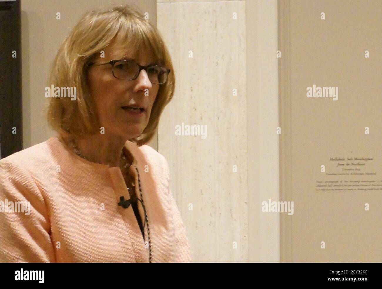 Kuratorin Sarah Greenough, Leiterin der Fotografie der National Gallery ...