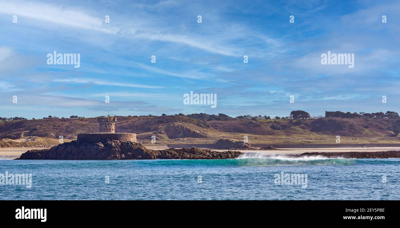 Channel tower -Fotos und -Bildmaterial in hoher Auflösung – Alamy