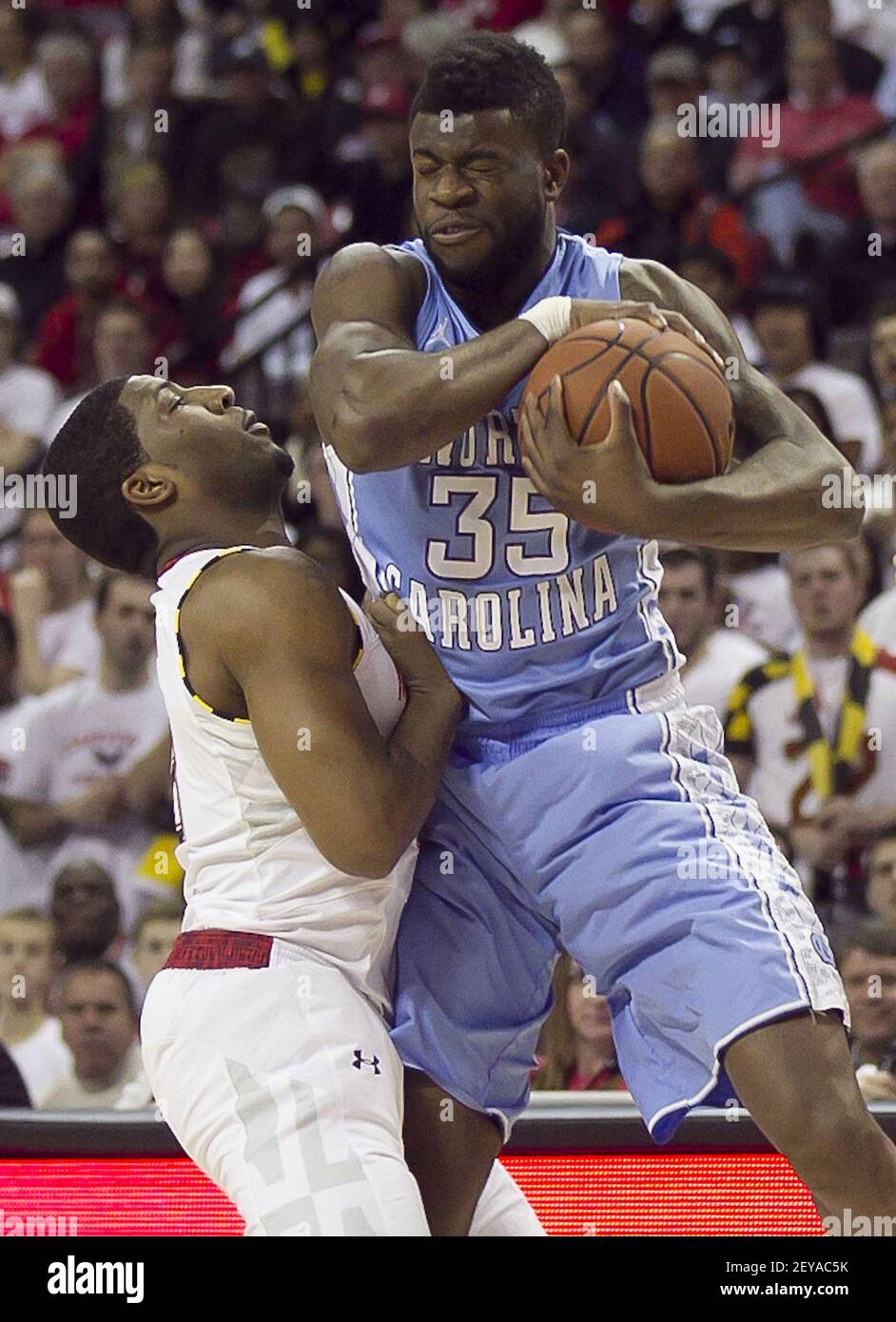 Reggie Bullock (35) von North Carolina nutzt in der ersten Halbzeit am ...