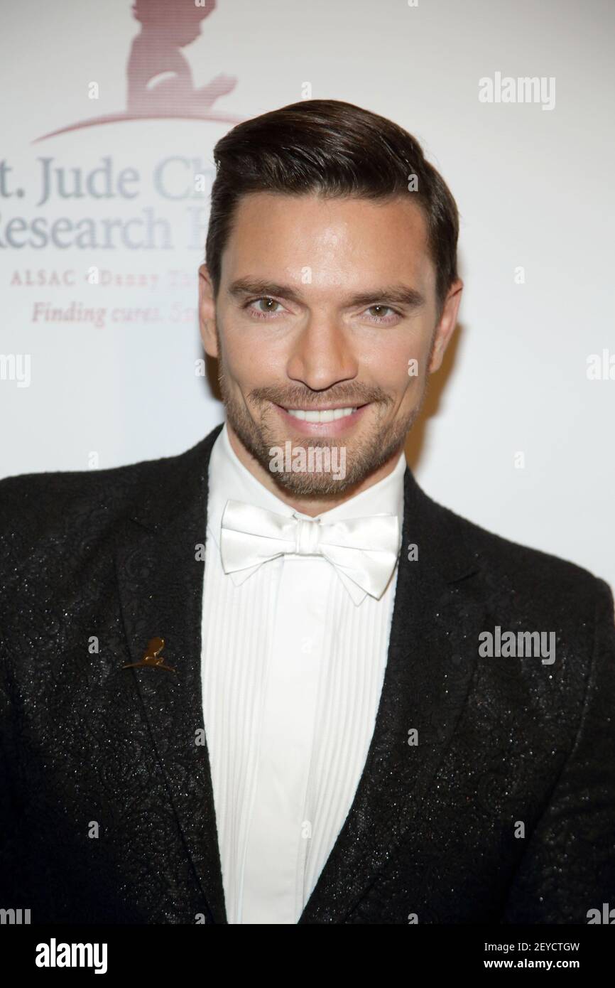 MIAMI, FL - 18. MAI: Julian Gil besucht die jährliche FedEx/St. 11th ...