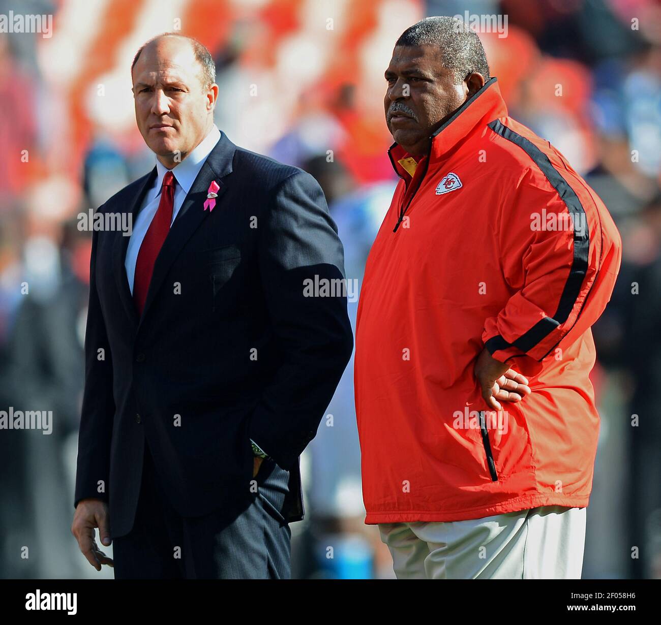 Cheftrainer Romeo Crennel, rechts, und General Manager Scott Pioli ...