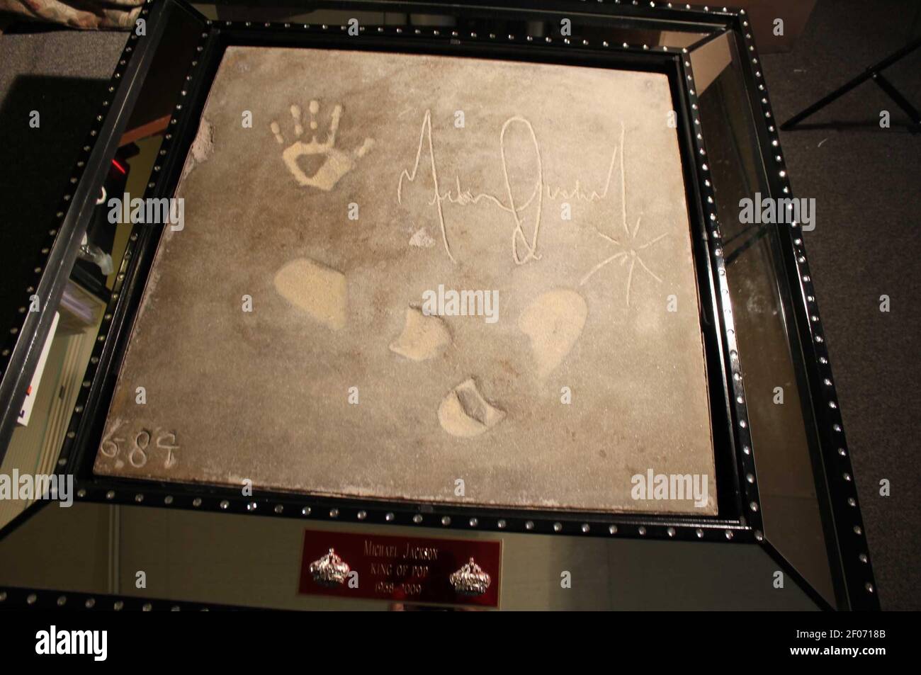 26. Januar 2011 - New York, NY - Michael Jacksons Handprint- und ...