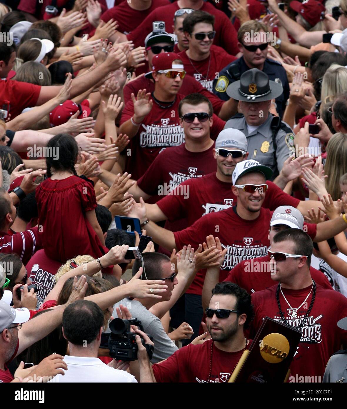 Mitglieder des Baseballteams der University of South Carolina werden im ...