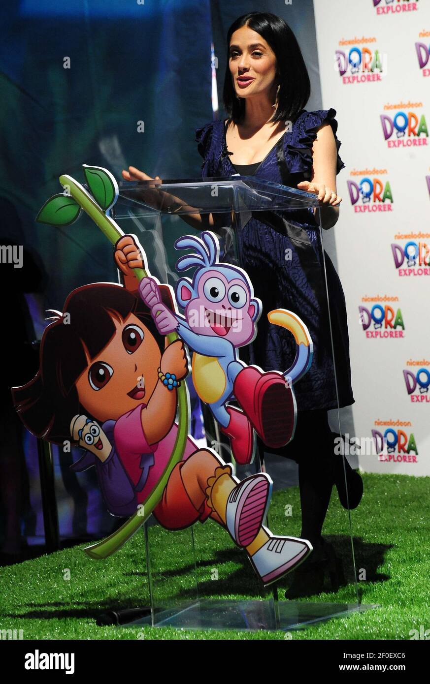 Salma Hayek. 2. März 2010, Burbank, CA. Nickelodeon startet Dora the ...