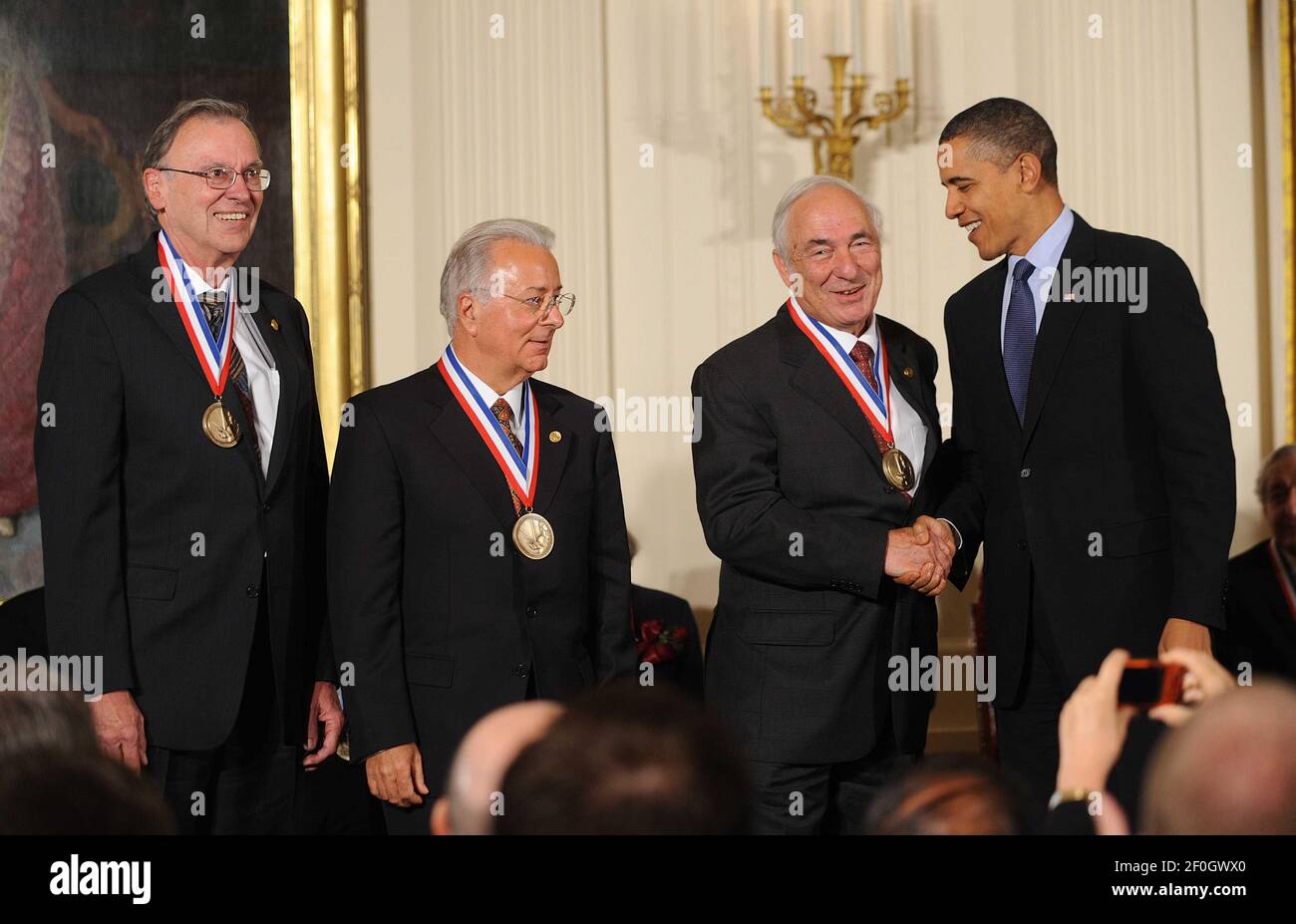 17. November 2010 - Washington, D.C.- Federico Faggin, Marcian E. Hoff Jr., Und Stanley Mazor ...