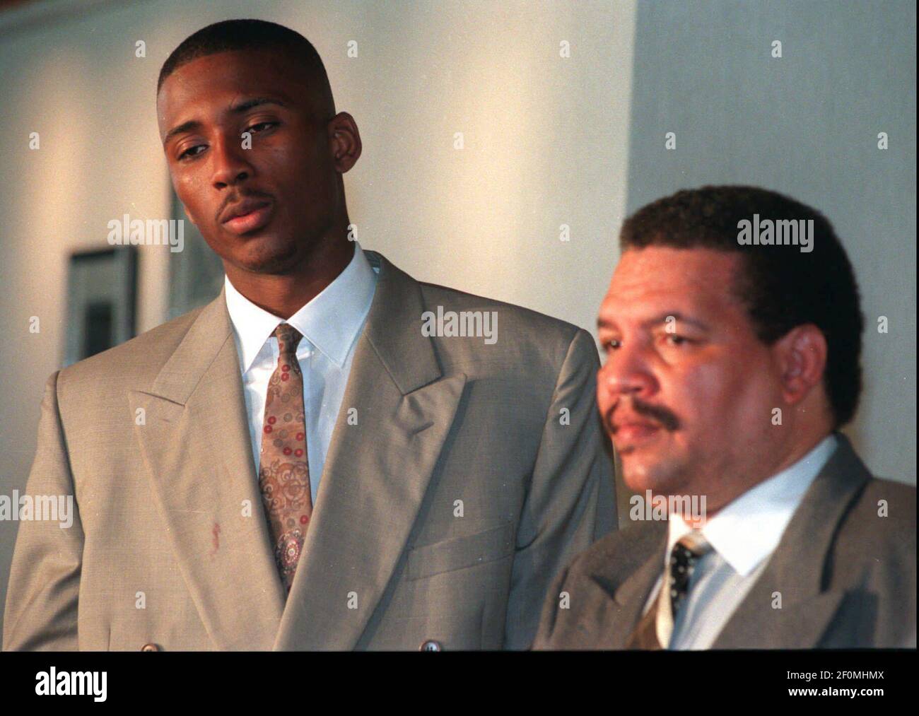 Mär 23, 1996; Memphis, TN, USA; Lorenzen Wright und University of ...