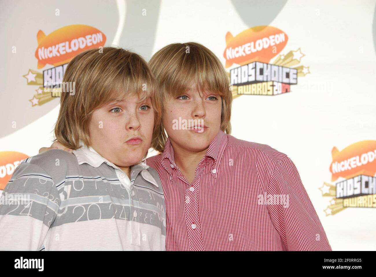 Dylan sprouse cole sprouse nickelodeons -Fotos und -Bildmaterial in ...