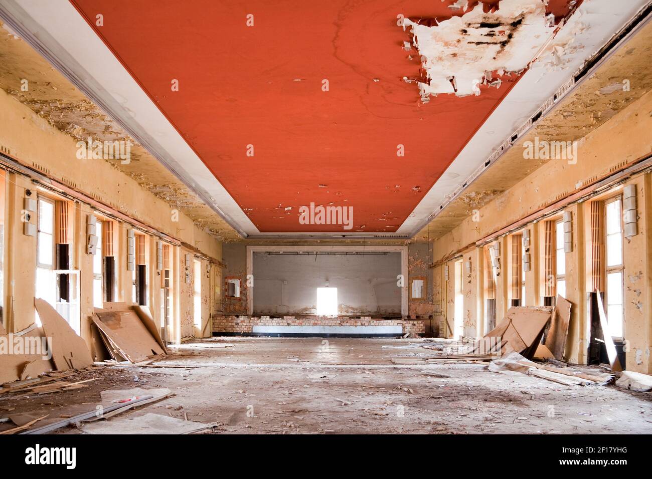 Leave room -Fotos und -Bildmaterial in hoher Auflösung – Alamy