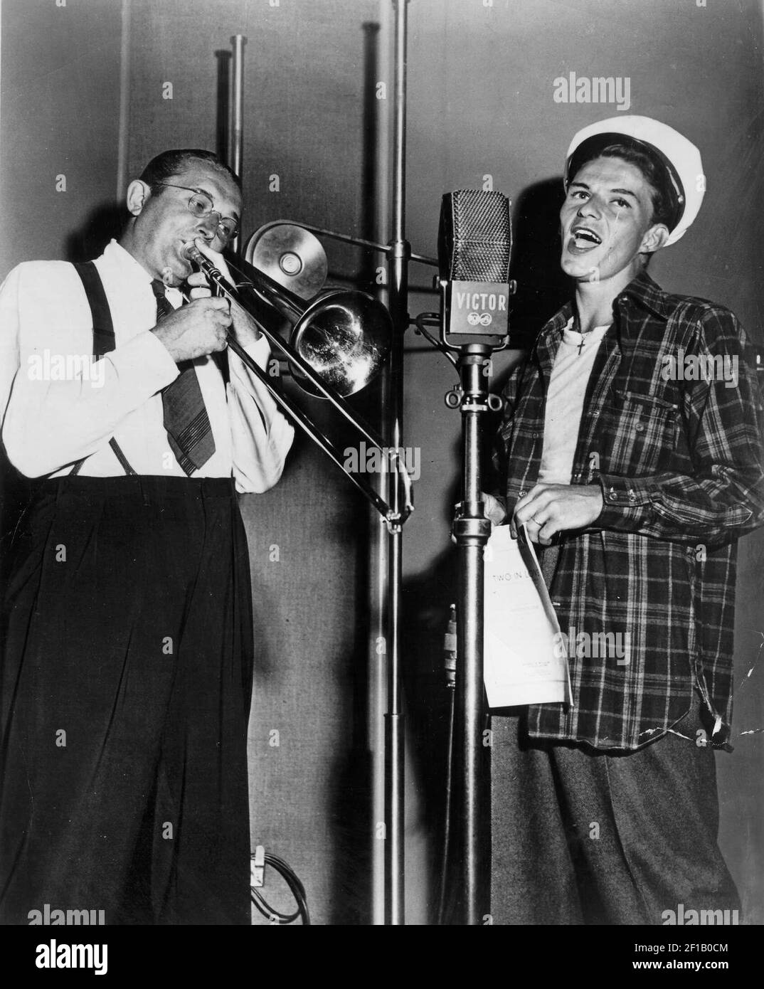 KRT NEWS GESCHICHTE TRÄGE: SINATRA KRT DATEI FOTO MIT FREUNDLICHER ...