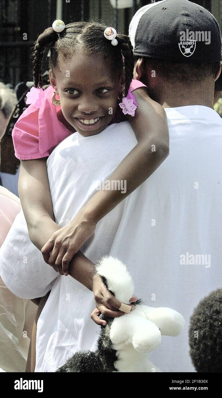 KRT US NEWS STORY TRÄGE: ABDUCTEDCHILD-RESCUE KRT FOTO VON JONATHAN ...