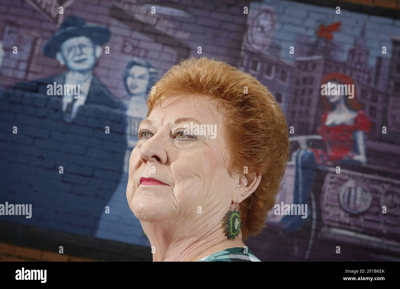 Joyce Gordon, abgebildet am 28. Oktober 2009, steht neben einem ...