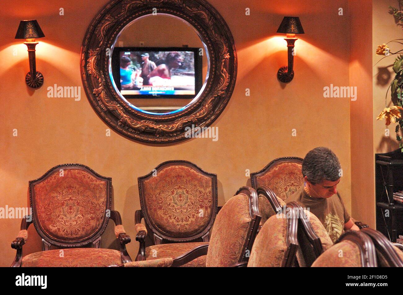 Thomas Redruello entspannt sich, während er auf einen Freund wartet ...