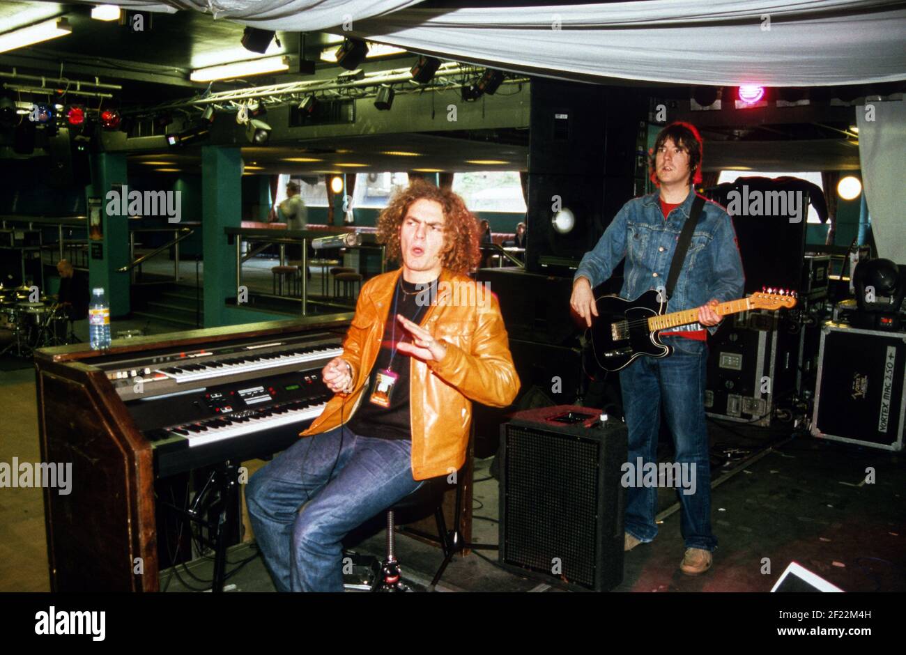 Band toploader -Fotos und -Bildmaterial in hoher Auflösung – Alamy