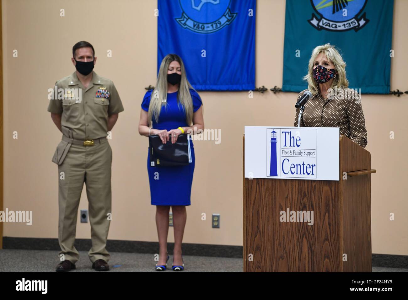 US First Lady Dr. Jill Biden spricht Militärfamilien an, als Kapitän ...