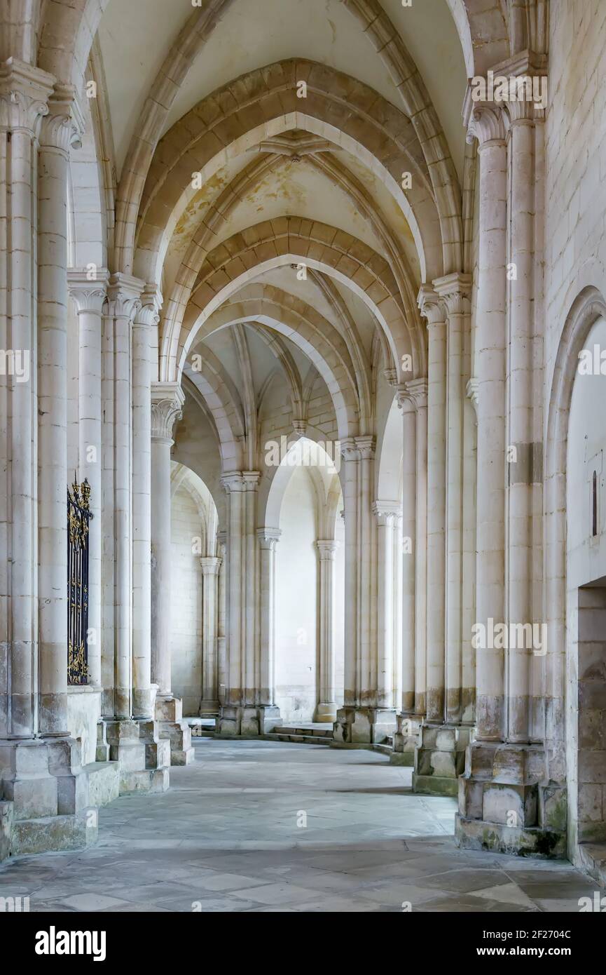 Pontigny abbey -Fotos und -Bildmaterial in hoher Auflösung – Alamy