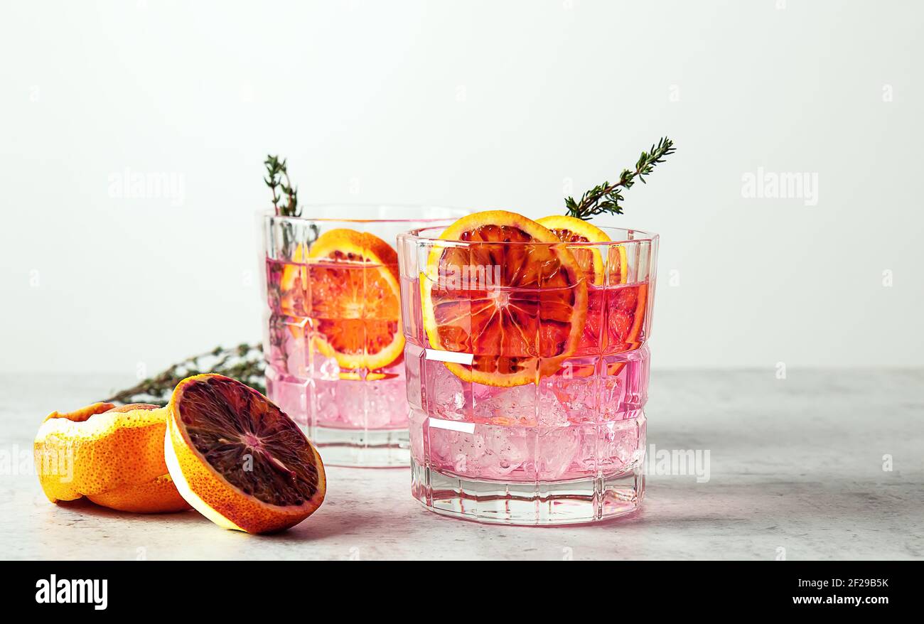 Gin Bar Stockfotos und -bilder Kaufen - Alamy