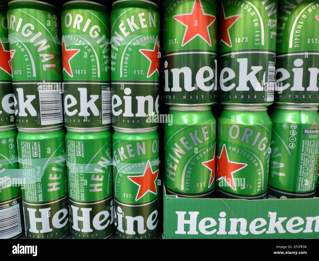 Heineken dosen -Fotos und -Bildmaterial in hoher Auflösung – Alamy
