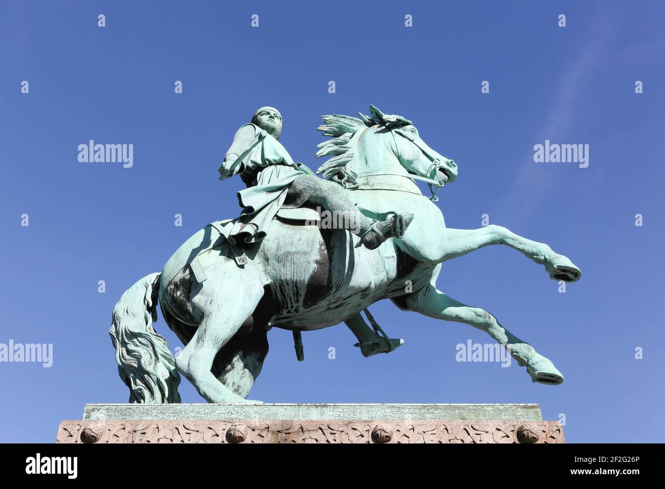 Statue warrier bischof absalon -Fotos und -Bildmaterial in hoher ...