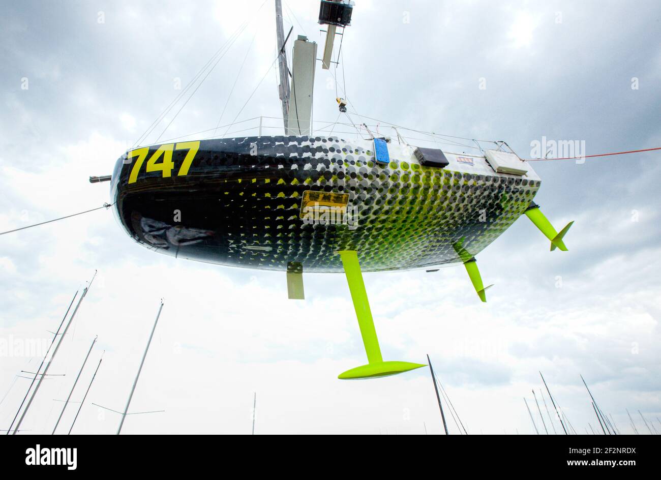 Der 6,50m lange SEAIR Mini 747 Monohull, bahnbrechende Magnum 747 ...