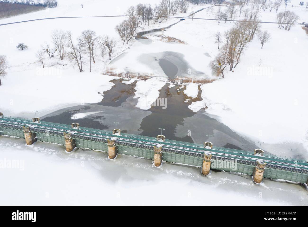 Wehr wehrt wasser -Fotos und -Bildmaterial in hoher Auflösung – Alamy