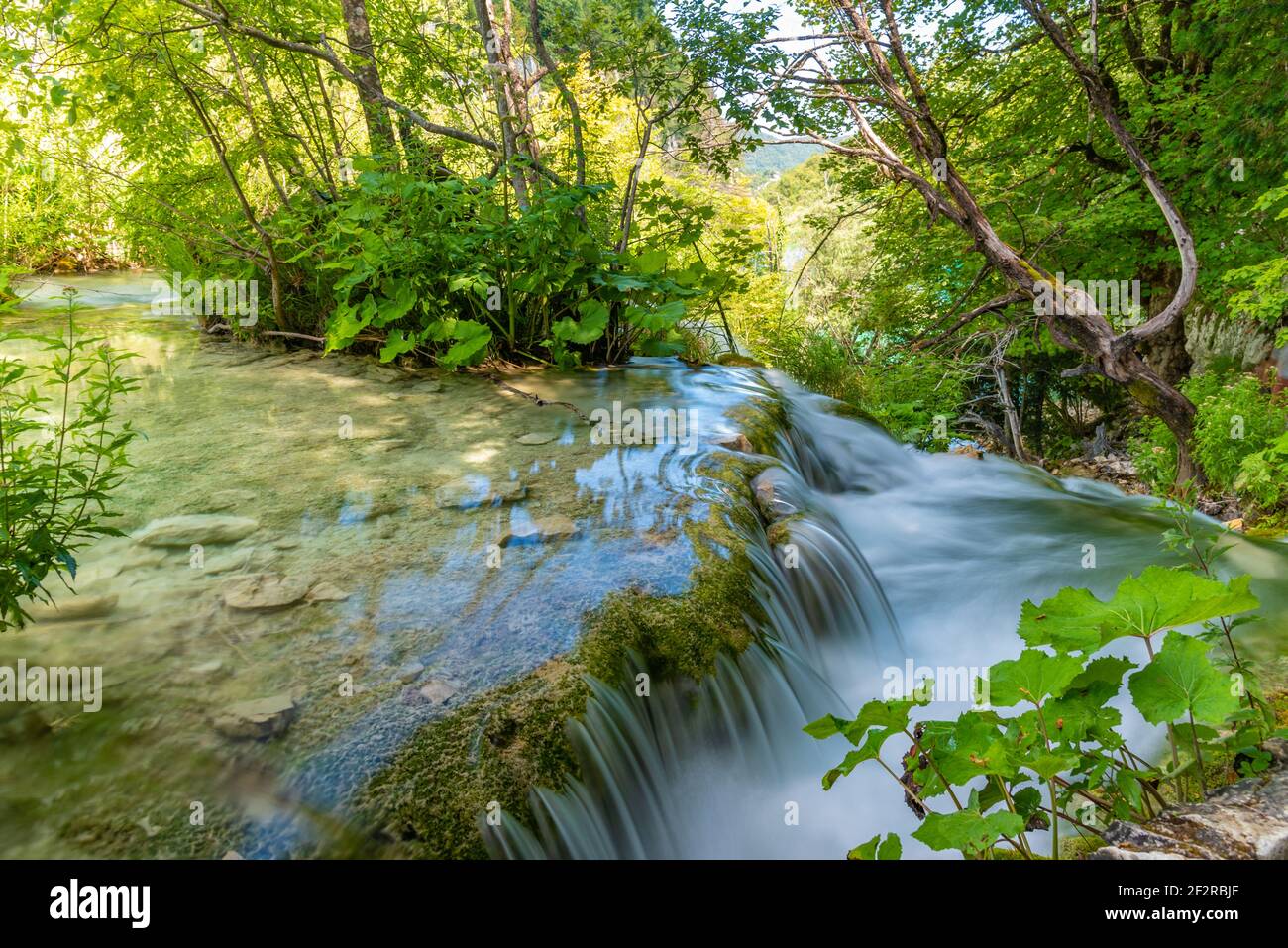 Wasserfall im Nationalpark Plitvicer Seen in Kroatien Stockfotografie - Alamy