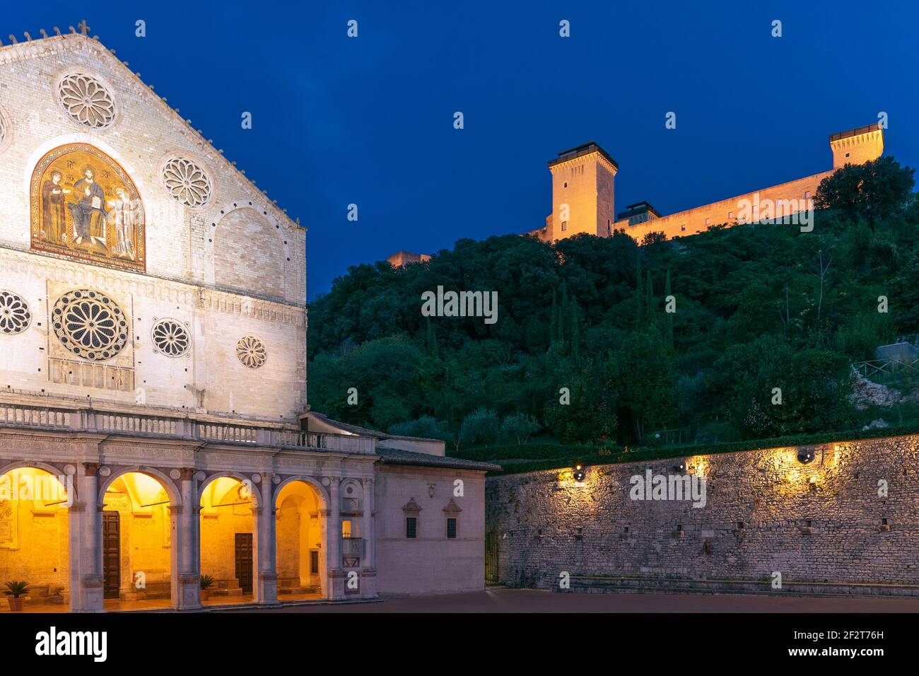 Die Kathedrale Santa Maria Assunta ist der wichtigste Ort (Cattedrale ...
