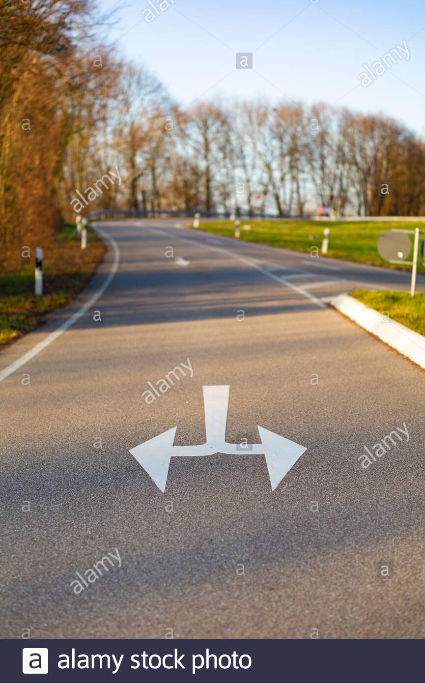 Road Markings Arrow Stockfotos und -bilder Kaufen - Alamy