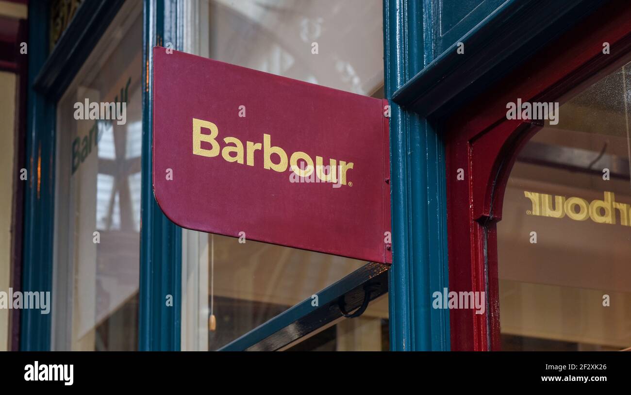 Barbour fashion -Fotos und -Bildmaterial in hoher Auflösung – Alamy